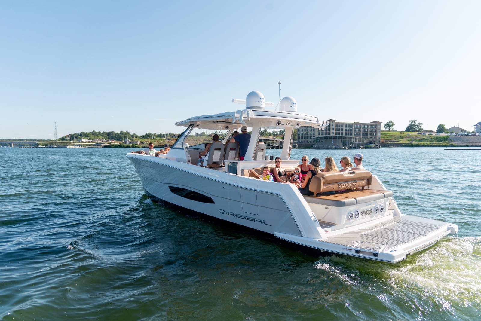 2025 Regal 38 Surf | Boat Research | Yachthub