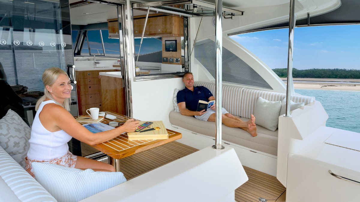 2025 Riviera 46 Sports Motor Yacht | Boat Research | Yachthub