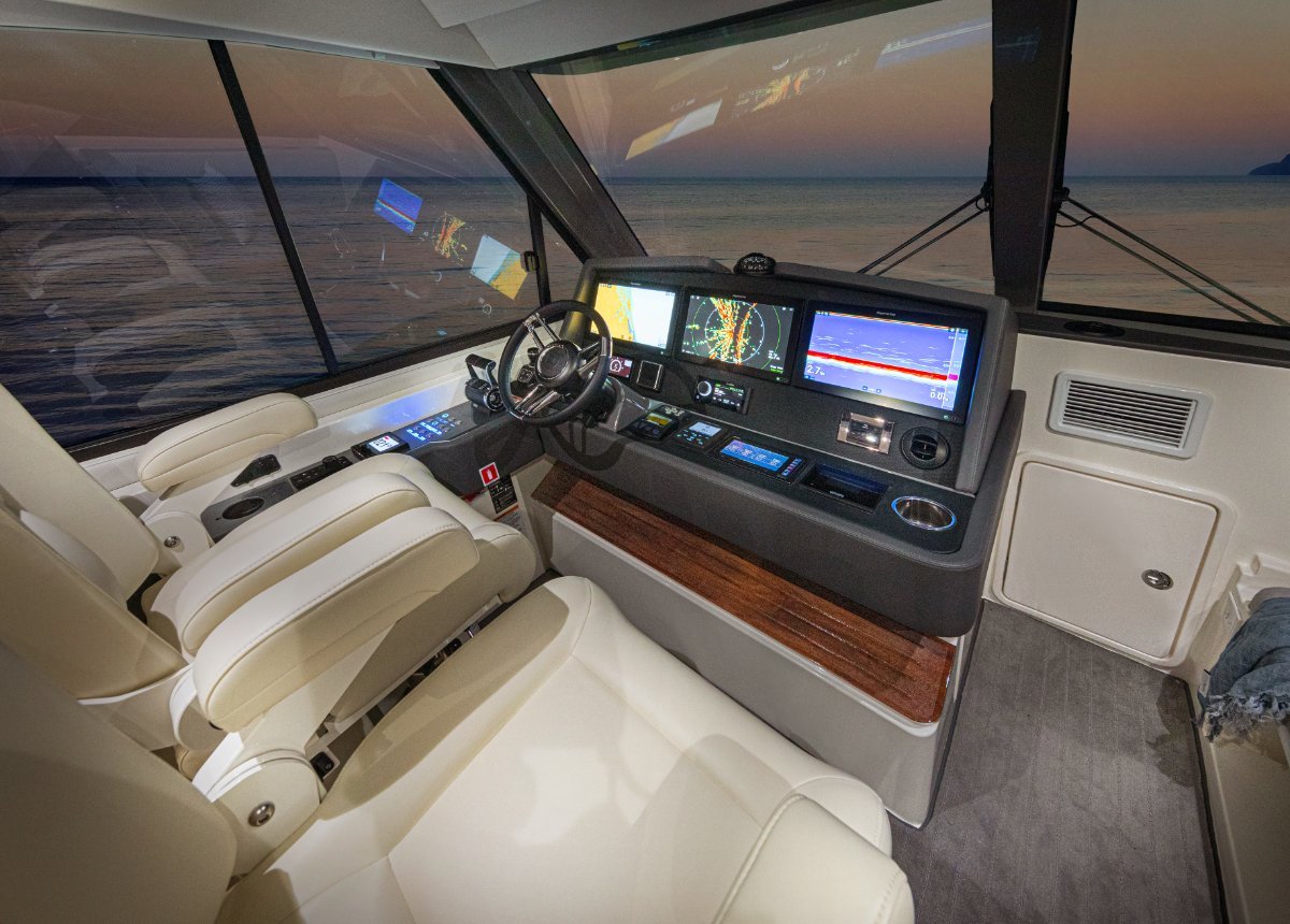 2025 Riviera 50 Sports Motor Yacht | Boat Research | Yachthub