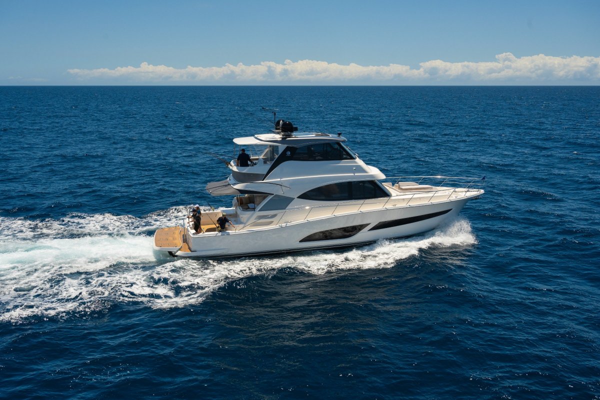 2025 Riviera 58 Sports Motor Yacht | Boat Research | Yachthub