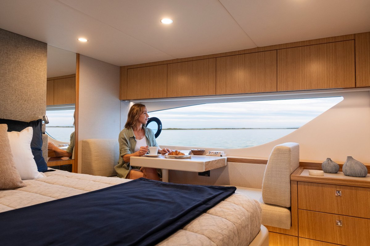 2025 Riviera 58 Sports Motor Yacht | Boat Research | Yachthub