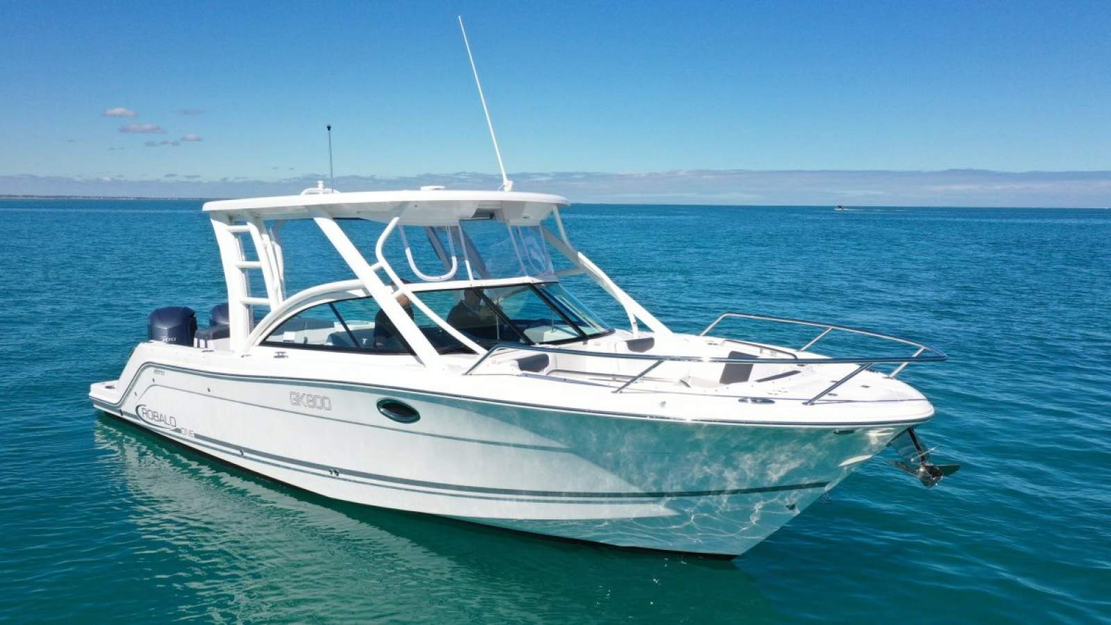 2025 Robalo R317 | Boat Research | Boats Online