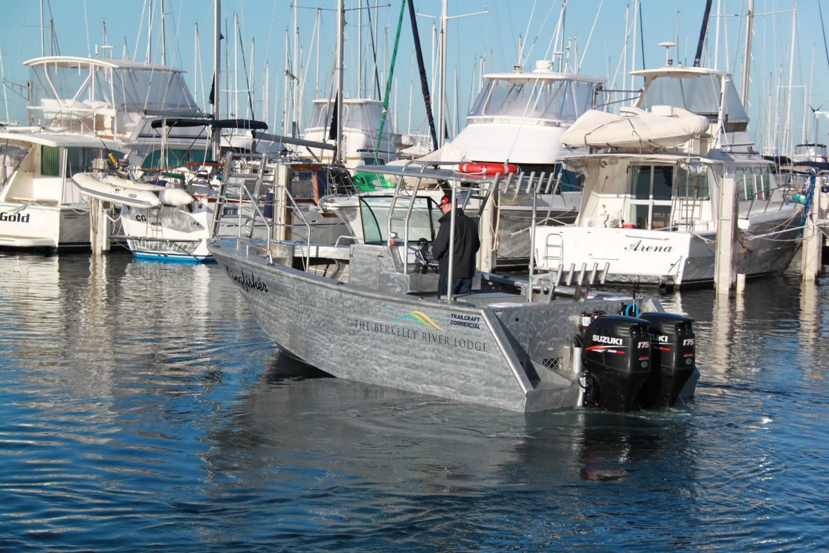 2025 Saltwater Commercial Boats 7.5 Centre Console | Boat Research ...