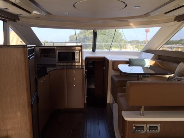 2015 Meridian 441 Sedan | Boat Research | Yachthub