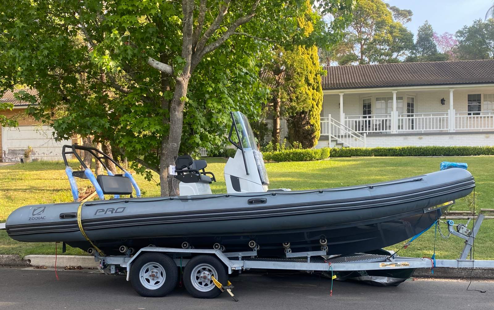 2025 Zodiac Pro 7 Neo | Boat Research | BoatsOnline