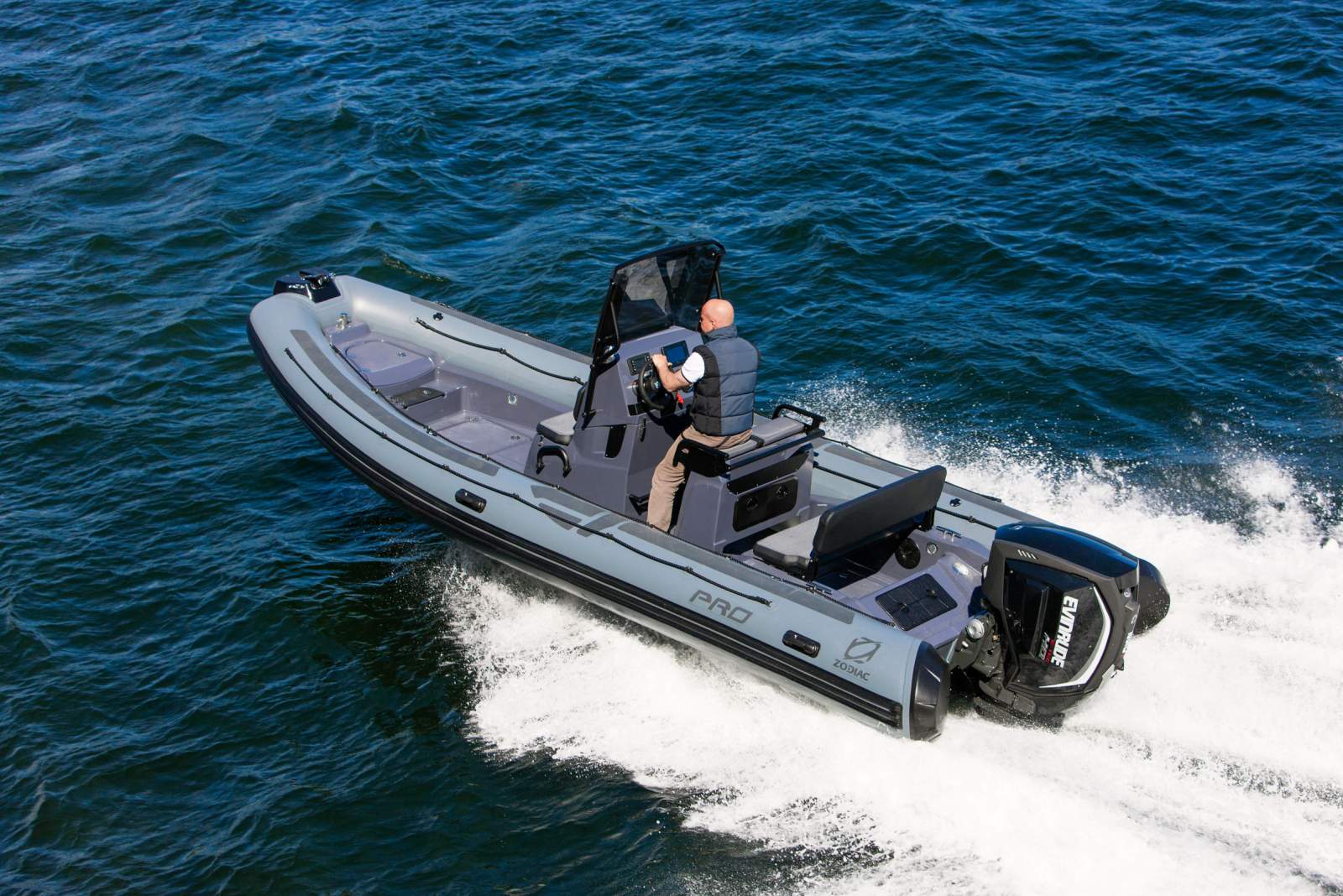 2025 Zodiac Pro 7 Neo | Boat Research | Yachthub