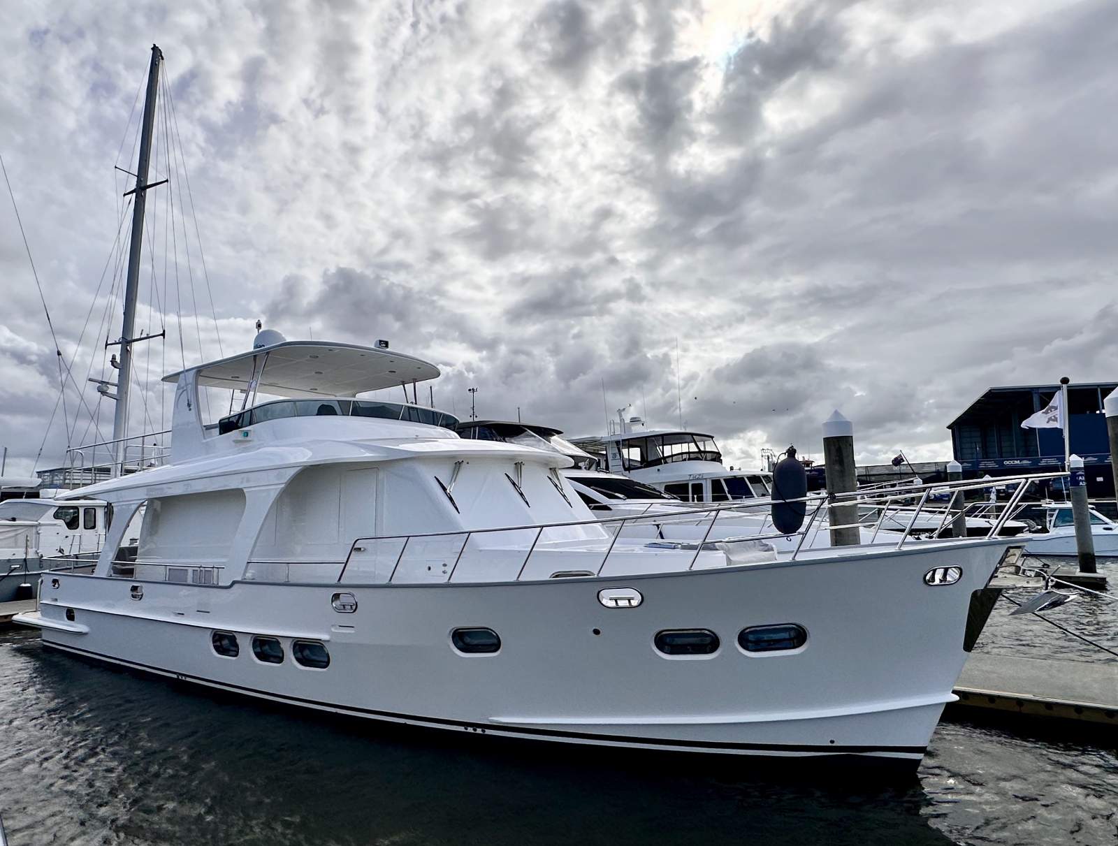 2024 Classic Motor Yachts Classic 609 | Boat Research | BoatsOnline