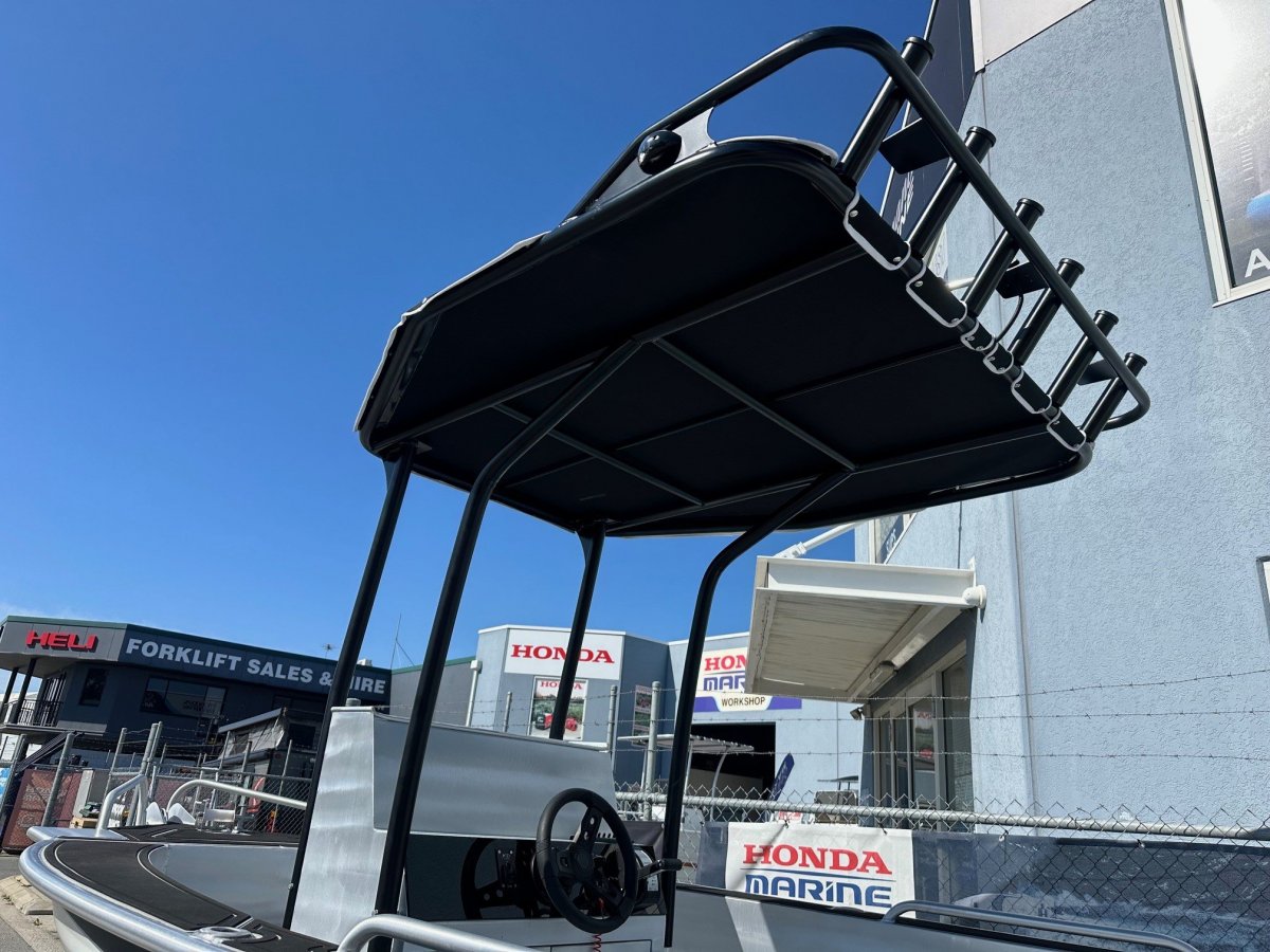2024 Mclay 601 Fortress Centre Console | Boat Research | Yachthub