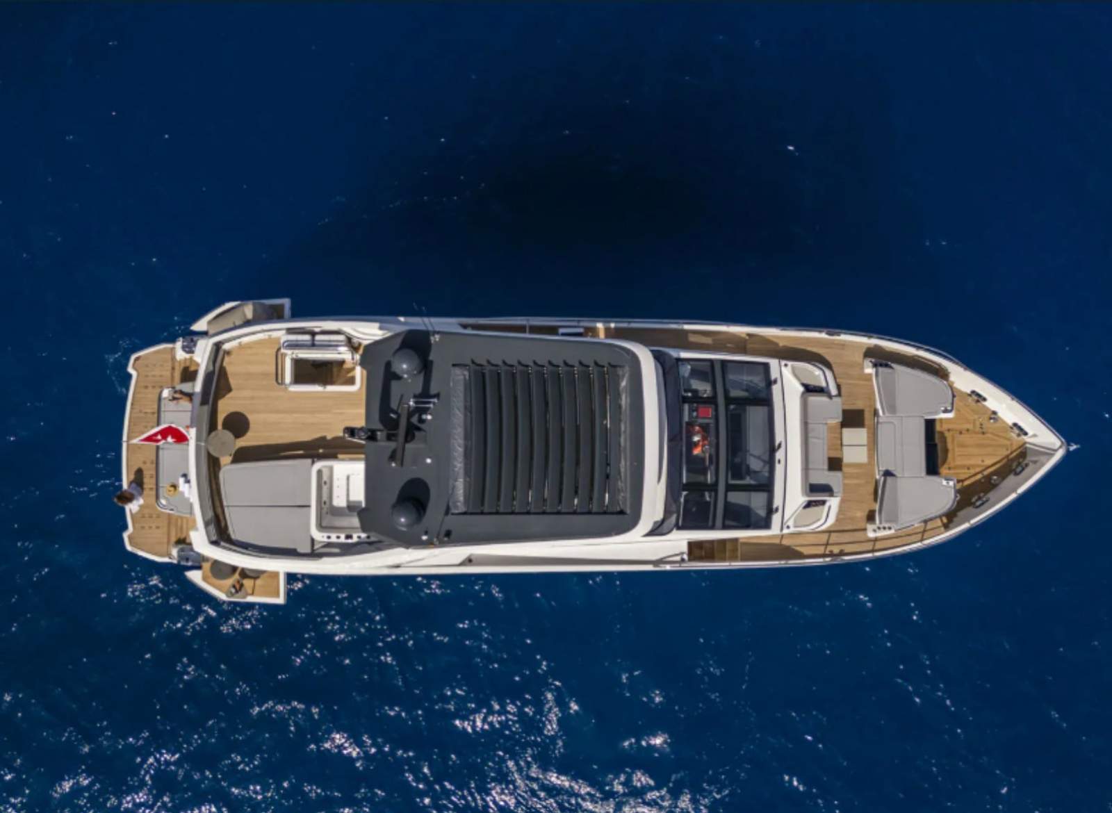 2025 Pearl 82 | Boat Research | Yachthub