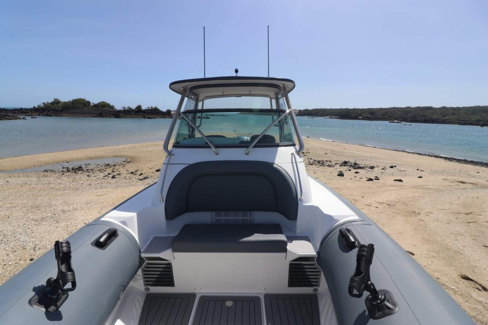 2024 Smuggler Strata 800 Mid Cabin Amphibious | Boat Research | Yachthub