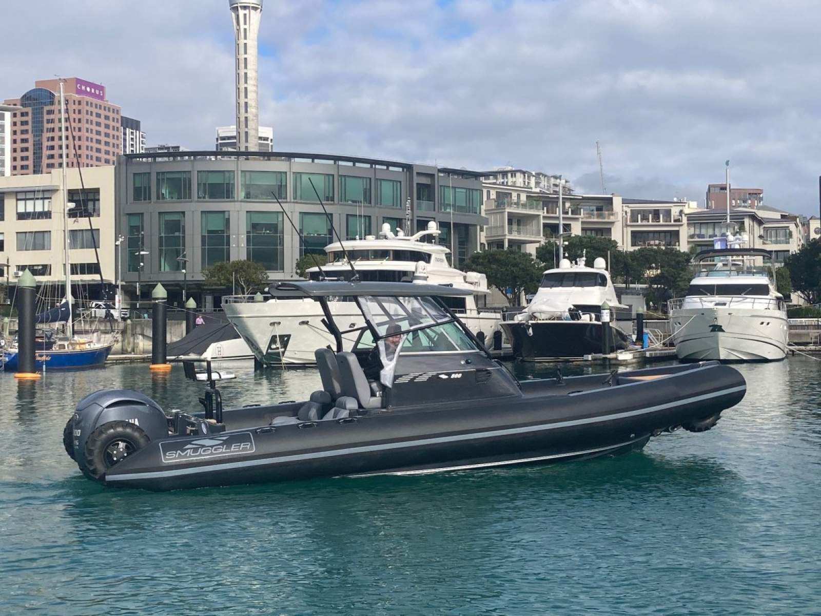 2024 Smuggler Strata 800 Mid Cabin Amphibious | Boat Research | Yachthub