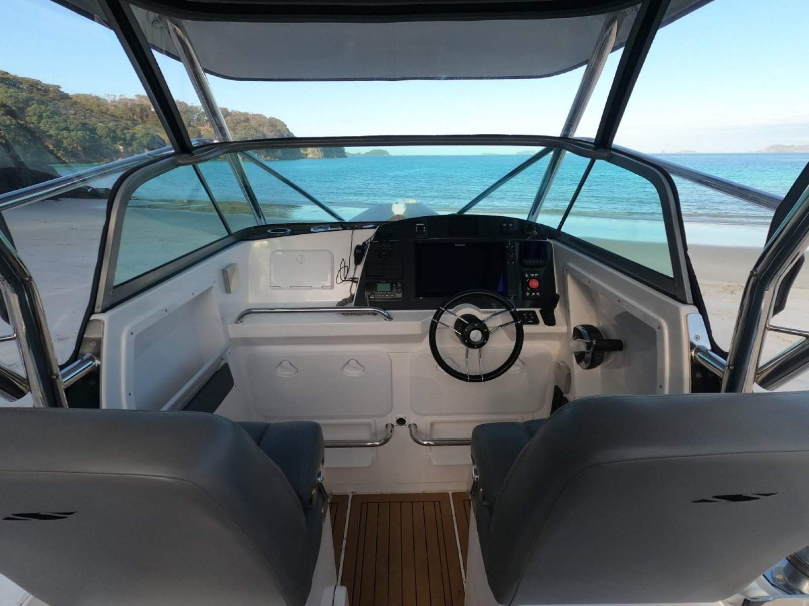 2024 Smuggler Strata 800 Mid Cabin Amphibious | Boat Research | Yachthub