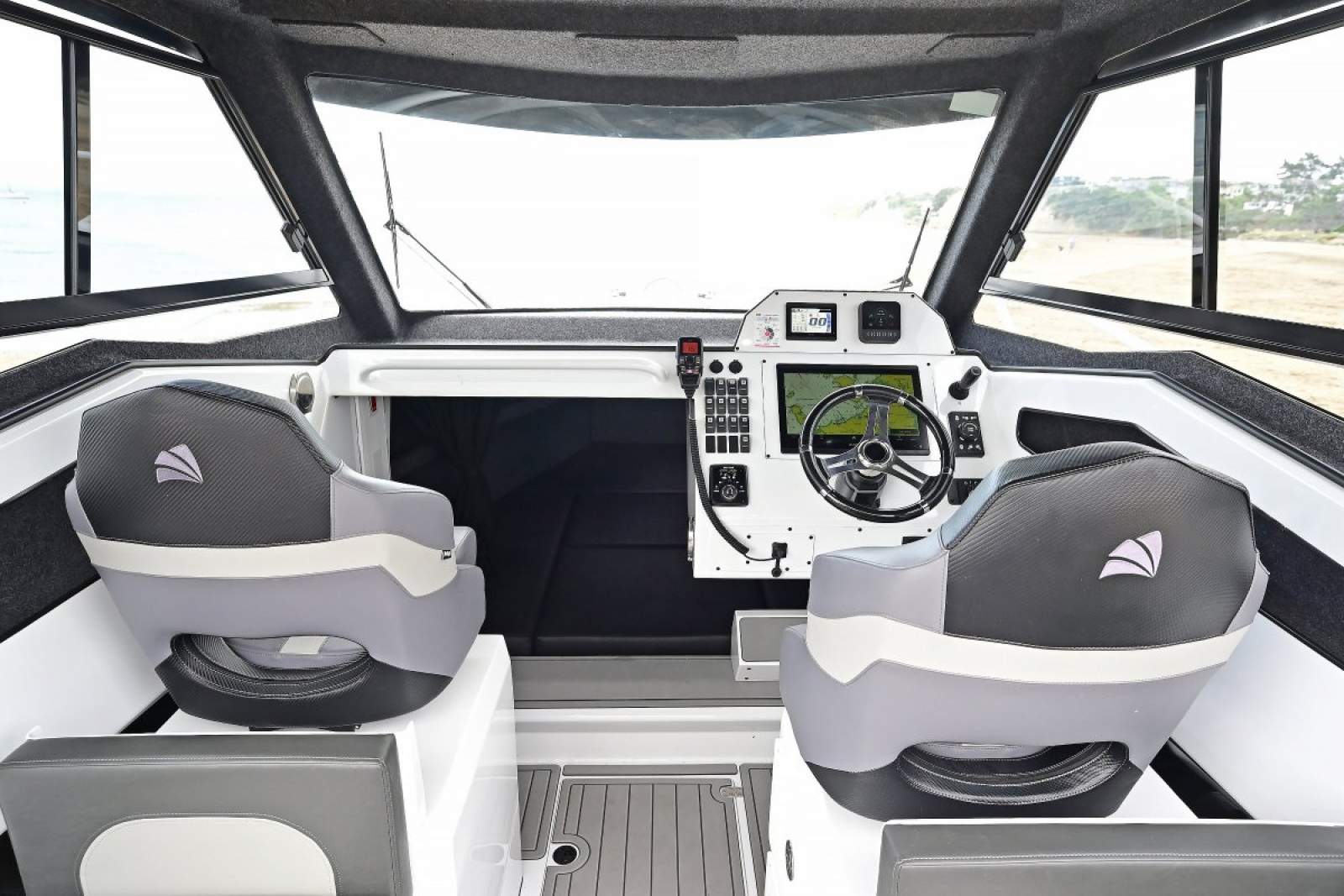 2024 Stryda 900c | Boat Research | Boats Online