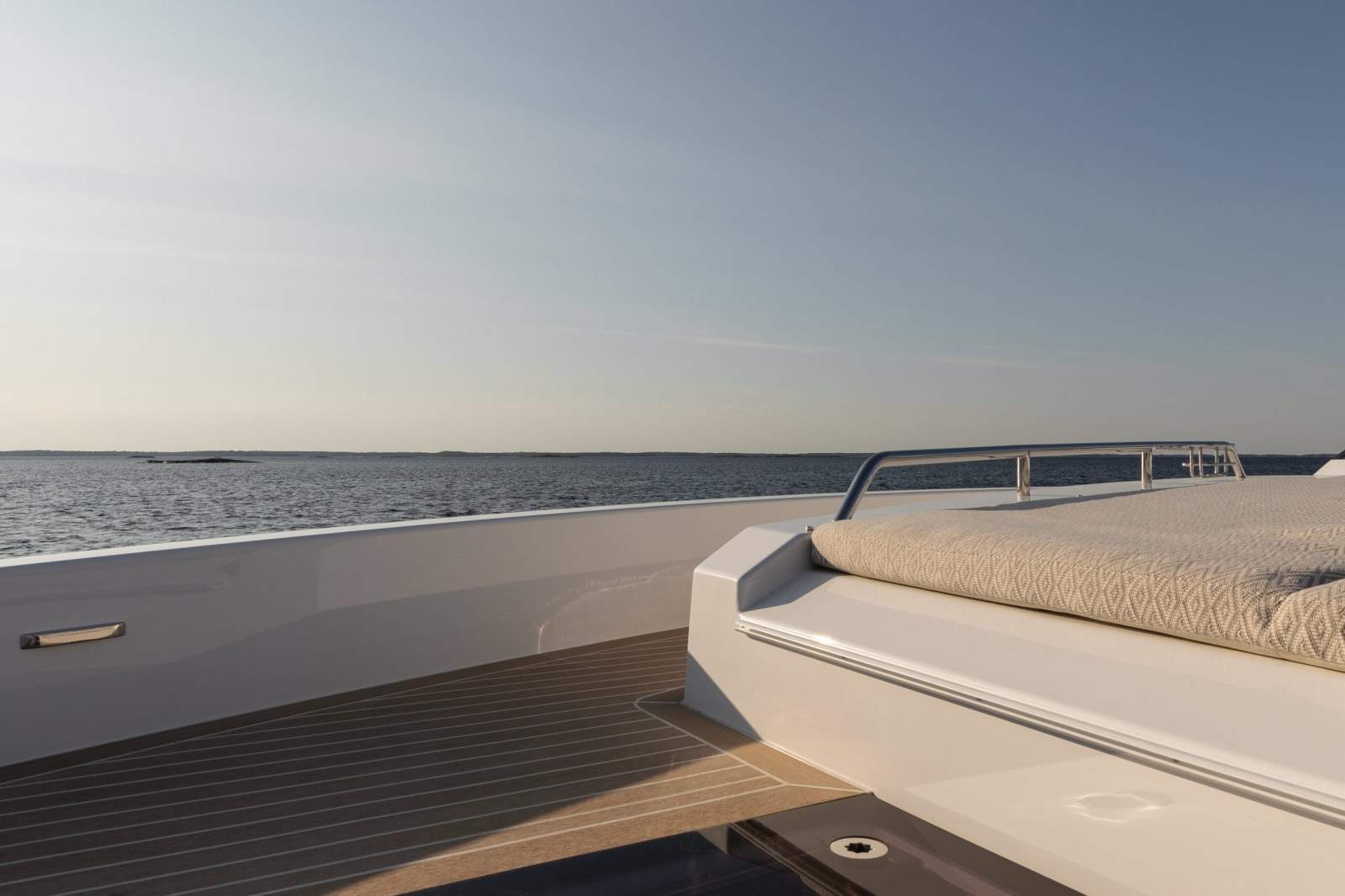 2025 Delta Powerboats 48 Coupe | Boat Research | BoatsOnline