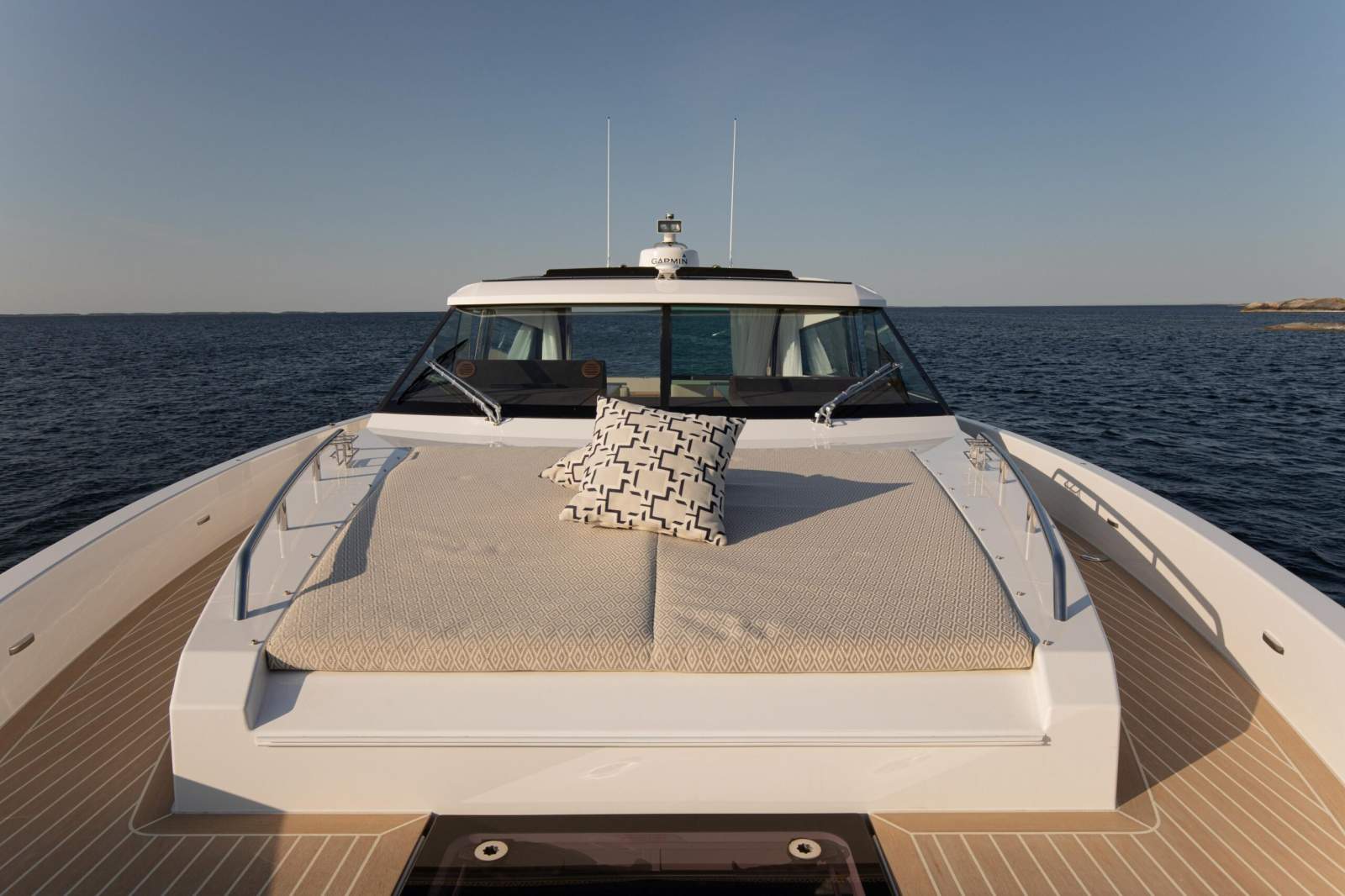 2025 Delta Powerboats 48 Coupe | Boat Research | BoatsOnline