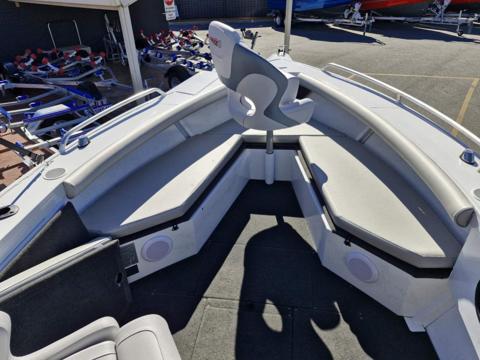 2025 Stacer 589 Crossfire Side Console | Boat Research | Boats Online