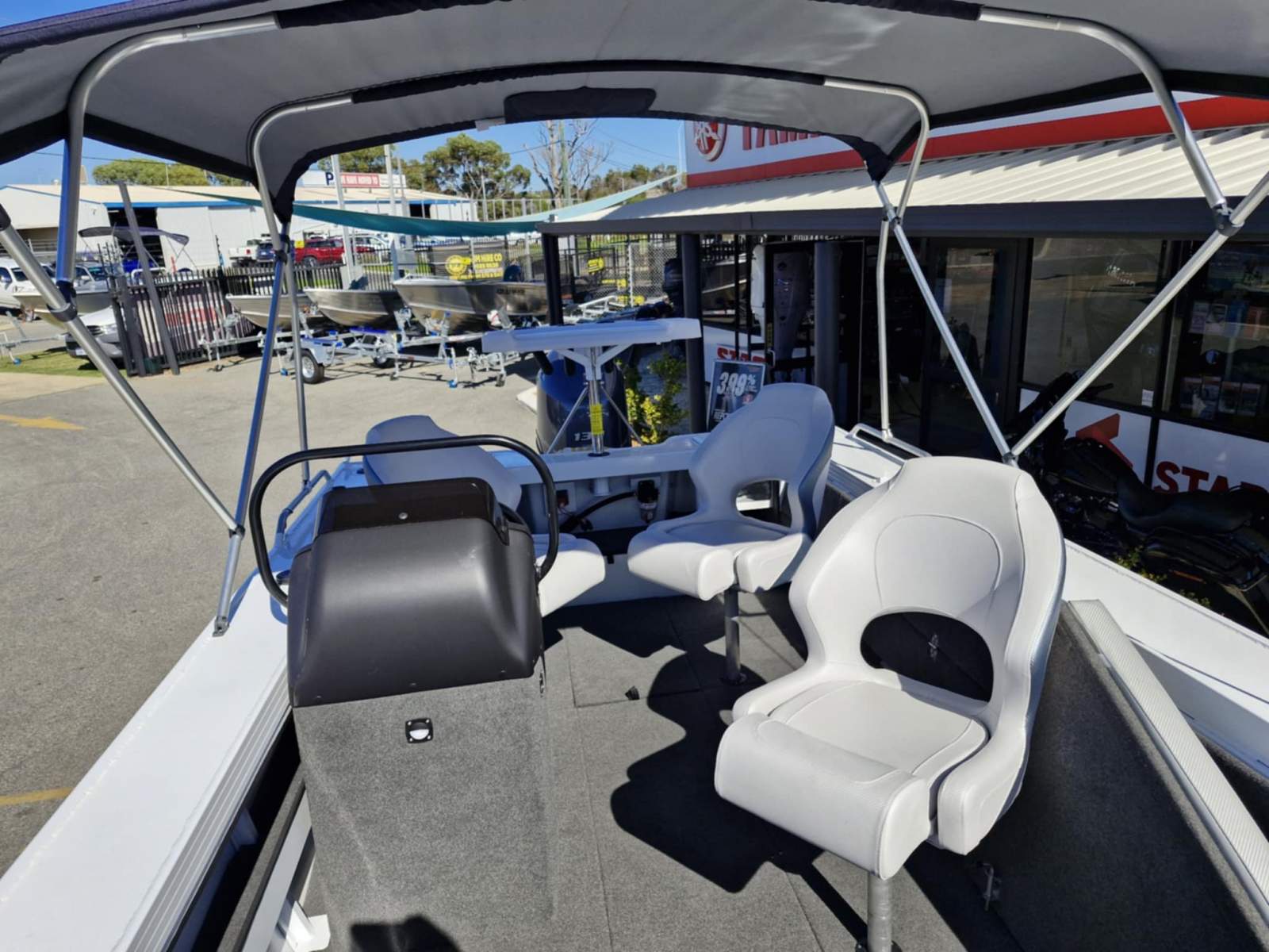 2025 Stacer 589 Crossfire Side Console | Boat Research | Boats Online