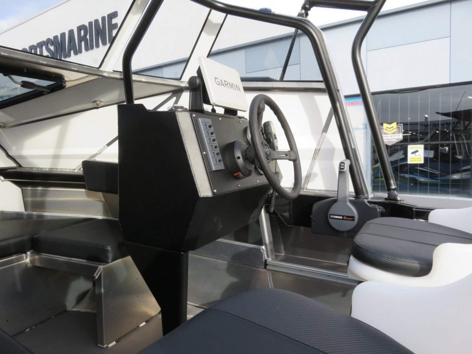 2025 Senator 500 Cuddy | Boat Research | Boats Online