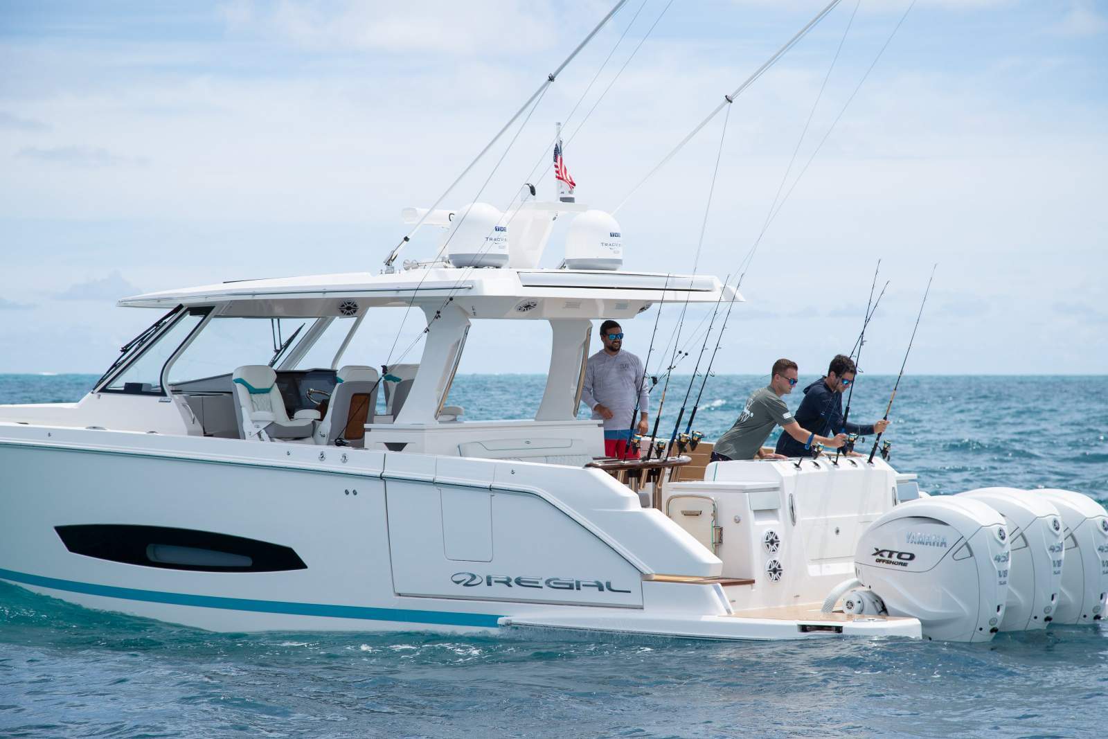 2025 Regal 43 Sav | Boat Research | Yachthub