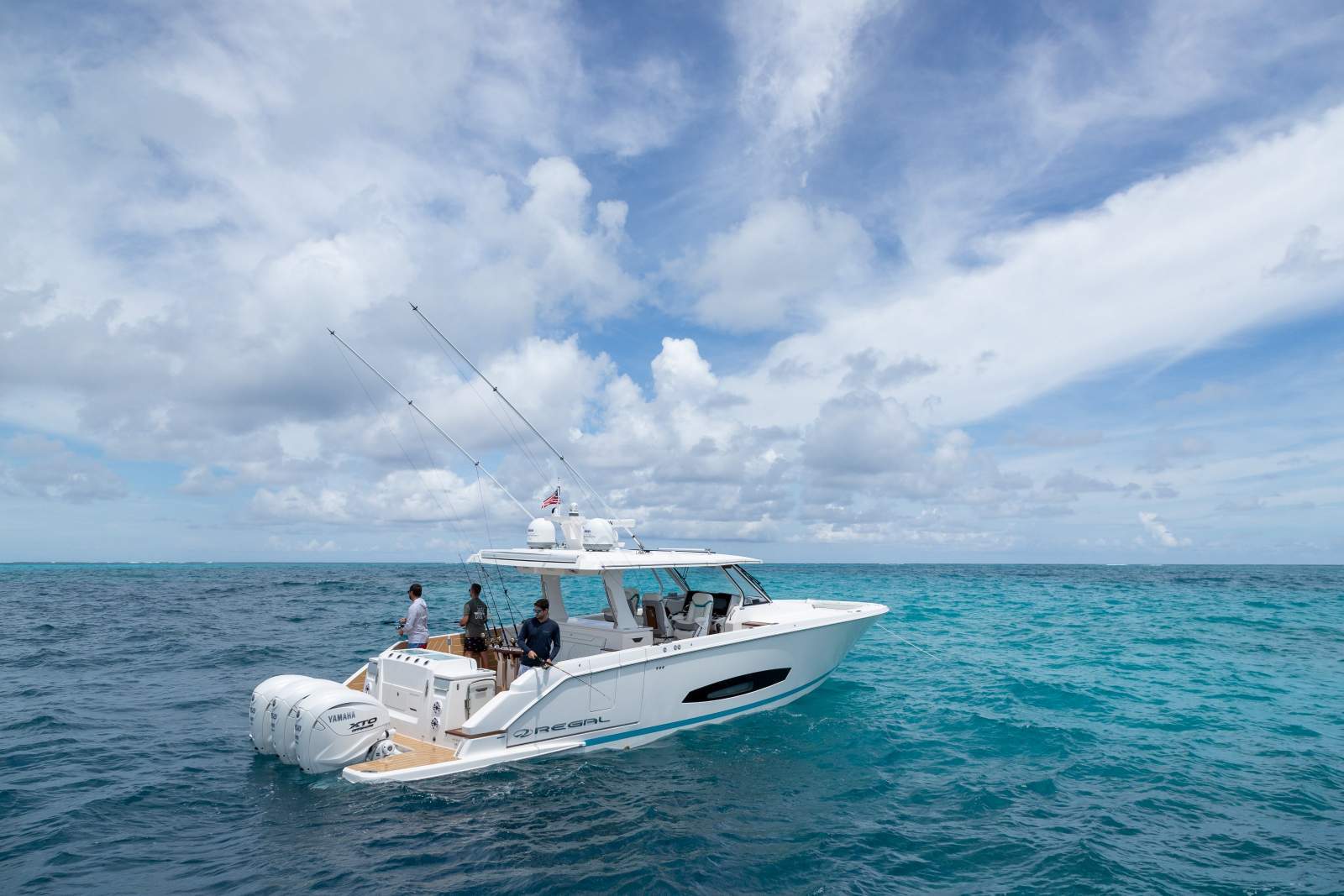 2025 Regal 43 Sav | Boat Research | Yachthub