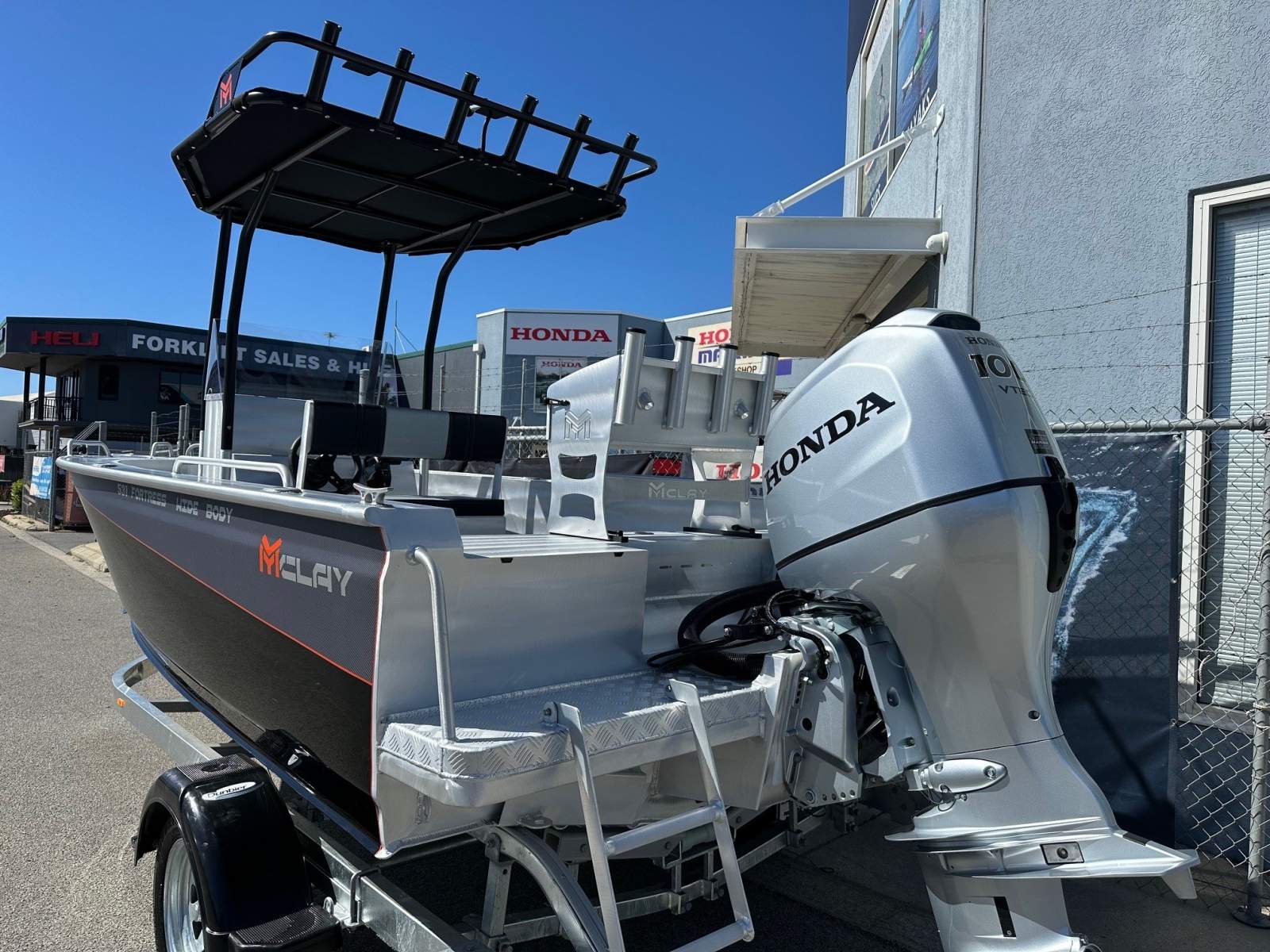 2025 Mclay 531 Fortress Wide Body | Boat Research | BoatsOnline