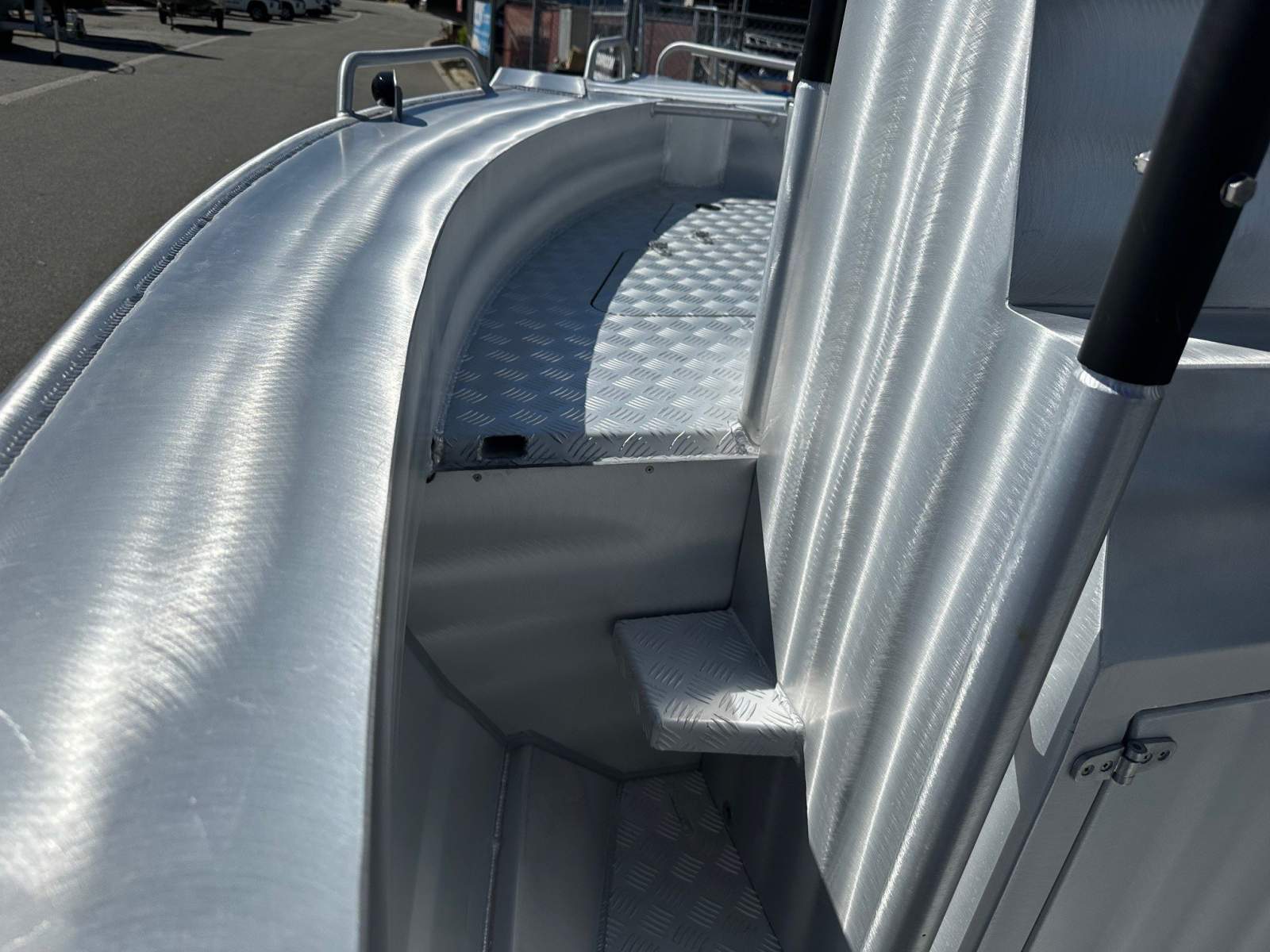 2025 Mclay 531 Fortress Wide Body | Boat Research | BoatsOnline