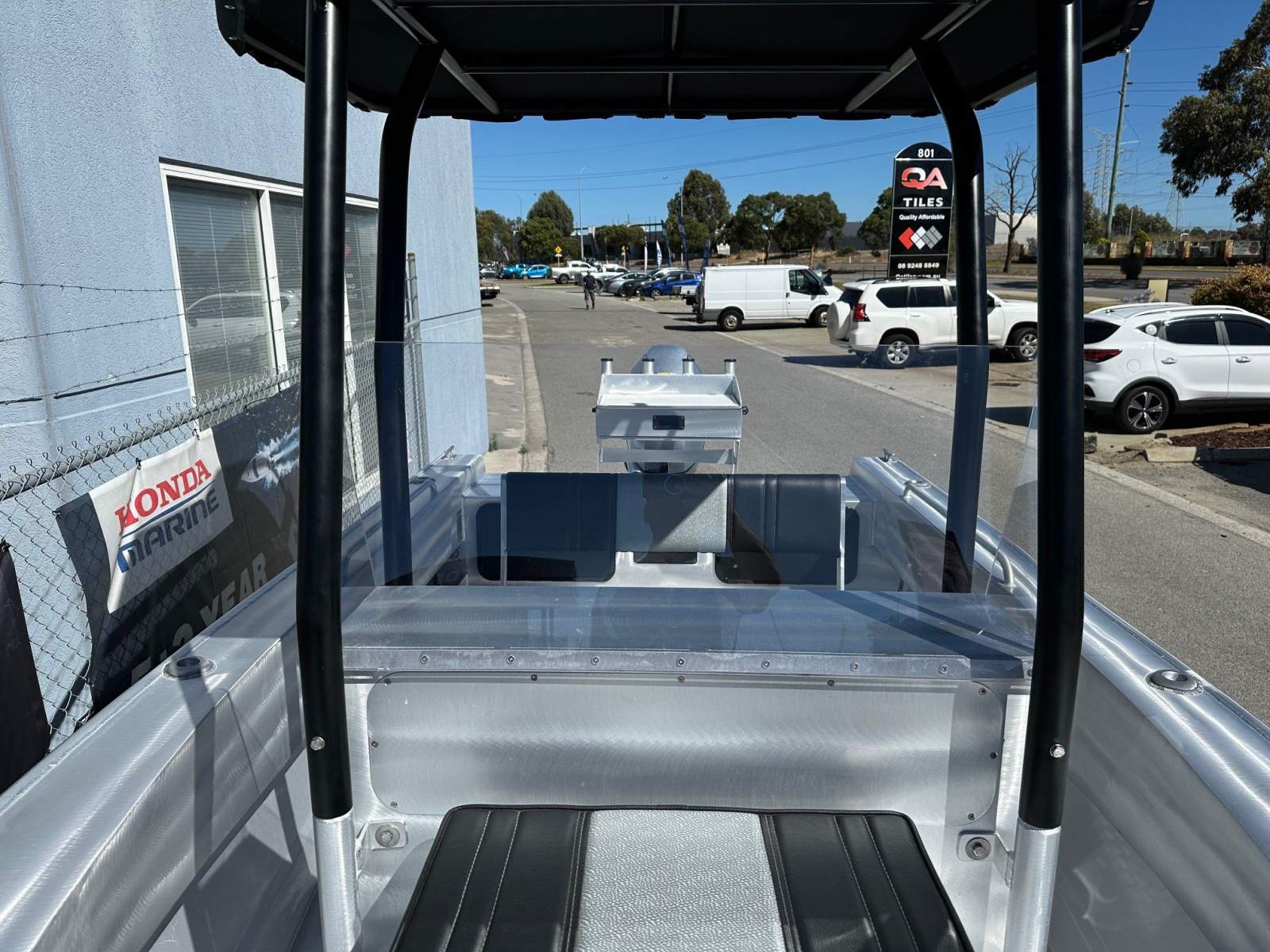 2025 Mclay 531 Fortress Wide Body | Boat Research | Boats Online