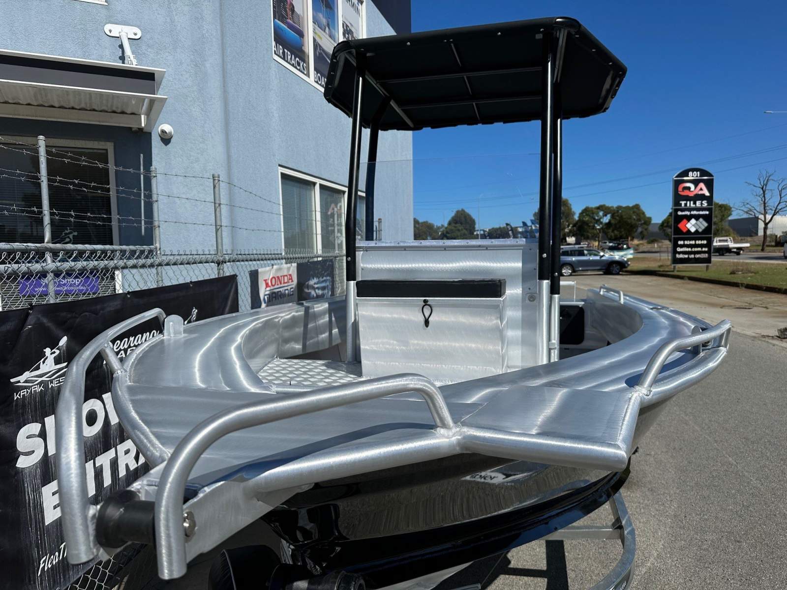 2025 Mclay 531 Fortress Wide Body | Boat Research | Boats Online