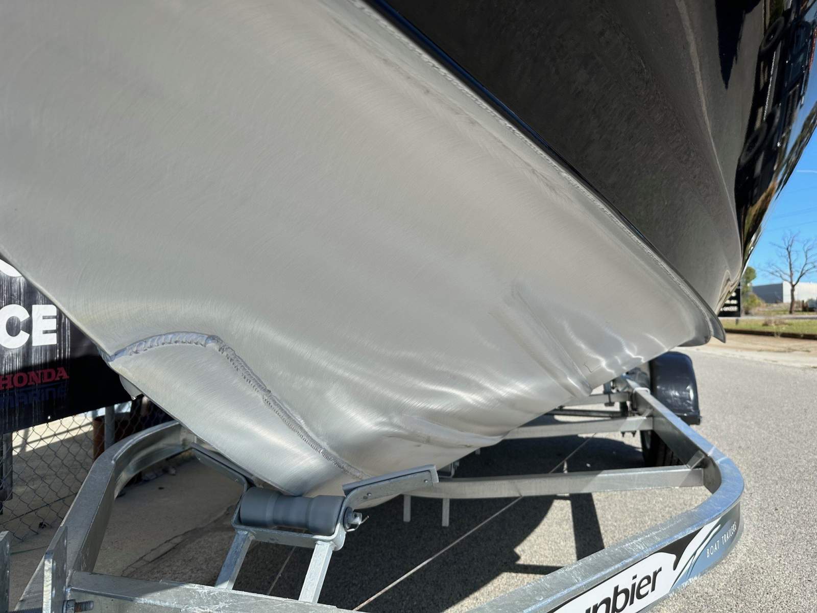 2025 Mclay 531 Fortress Wide Body | Boat Research | BoatsOnline