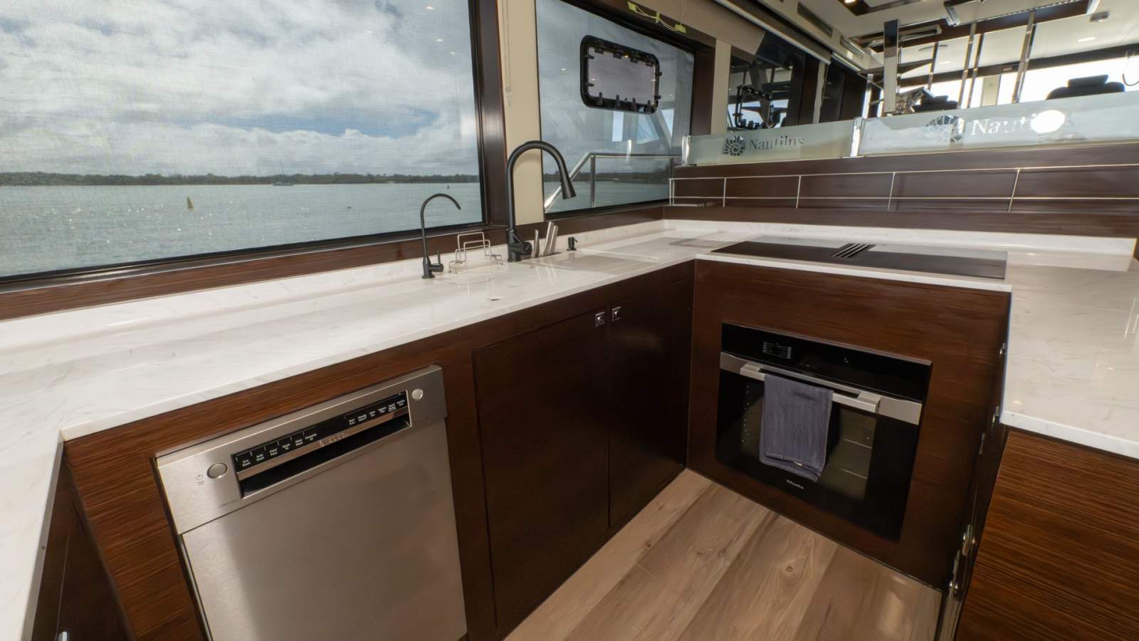 2025 Storm Bay 70 | Boat Research | Yachthub