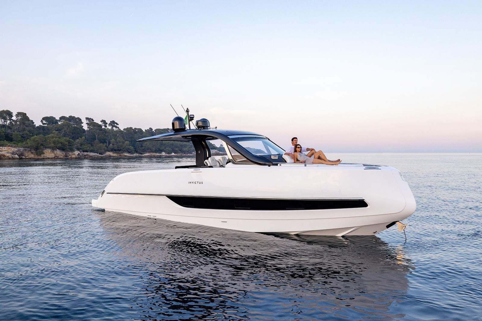2026 Invictus 420 Tt | Boat Research | Yachthub