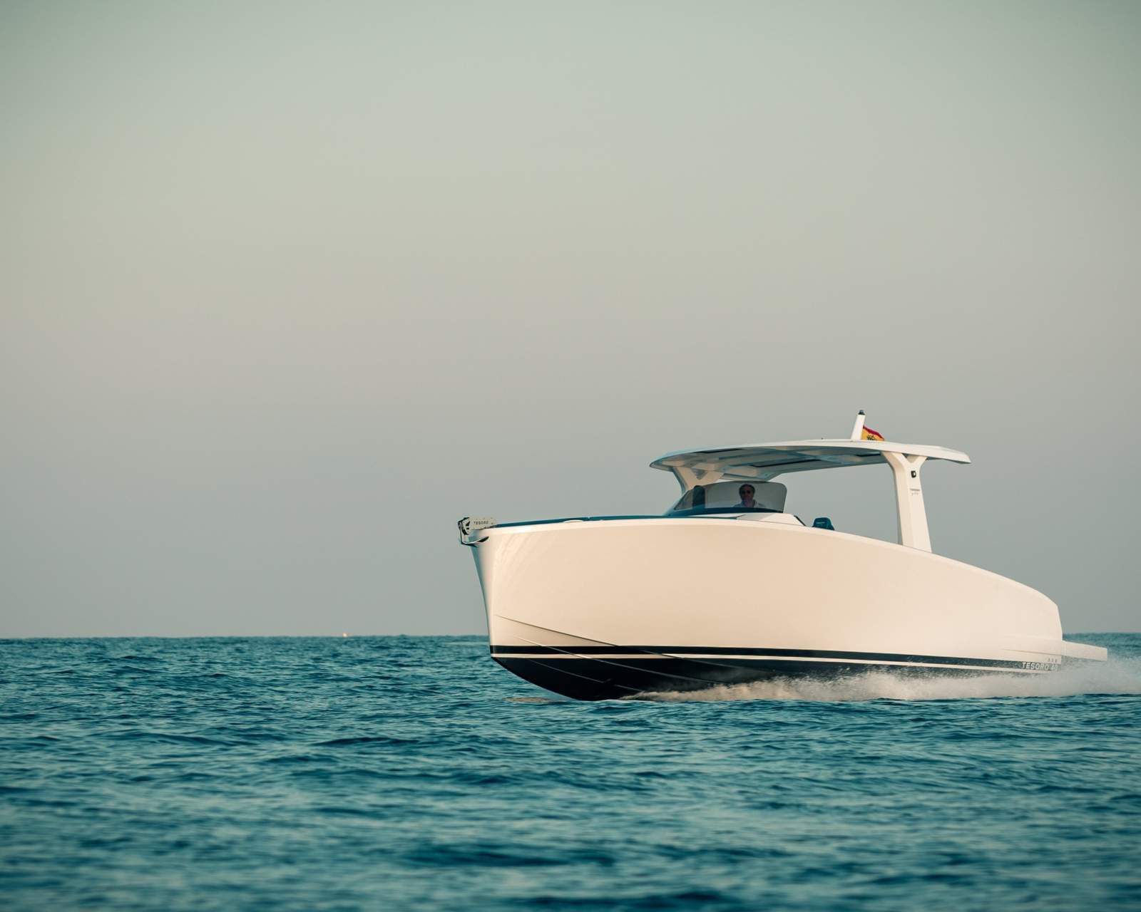 2025 Tesoro T40 | Boat Research | Yachthub