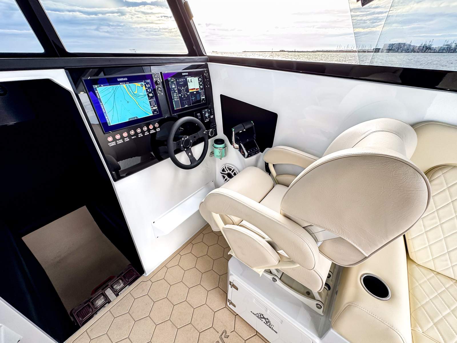 2026 Ascent Marine Axe 80 | Boat Research | Boats Online