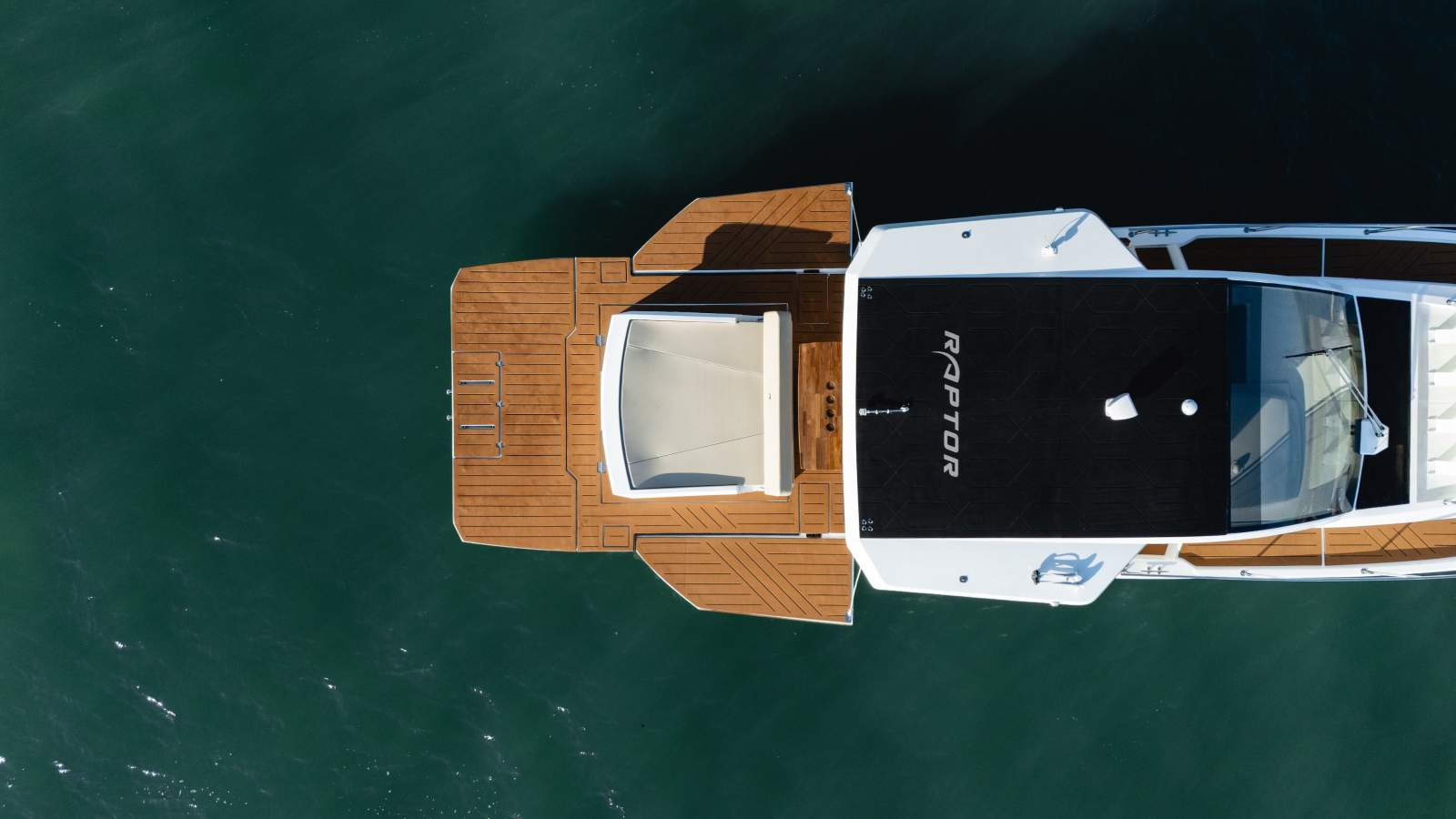 2026 Raptor Boats F440 Solarium | Boat Research | BoatsOnline