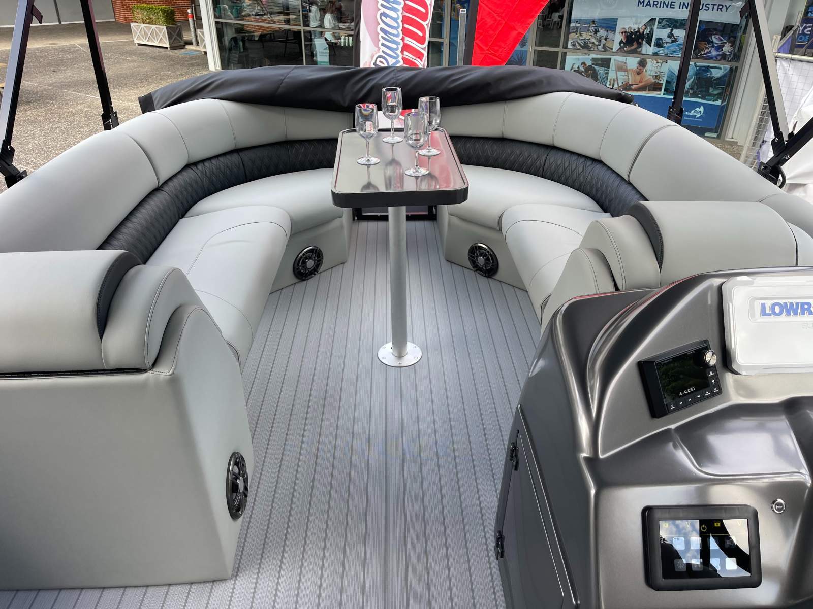 2025 Runaway Bay Pontoon Boats 24ft Tri-hull With 26" Outer Tubes And ...