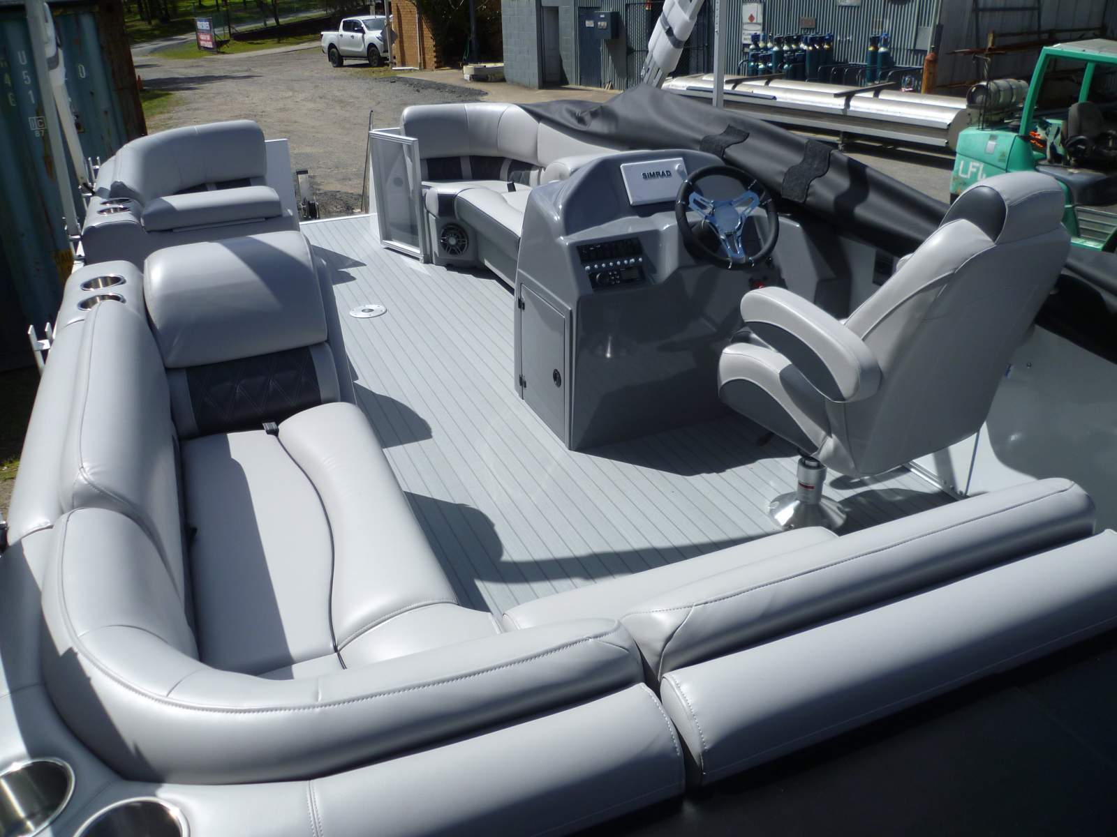 2025 Runaway Bay Pontoon Boats 24ft Tri-hull Luxury Sports | Boat ...