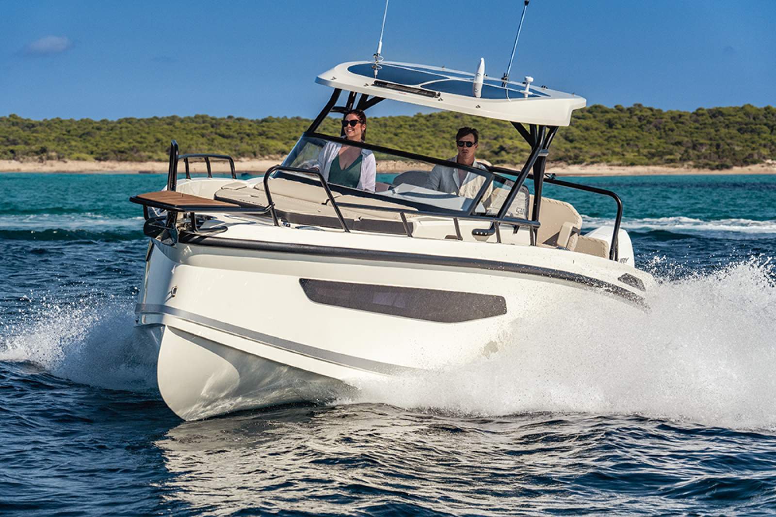 2026 Navan S30 | Boat Research | BoatsOnline