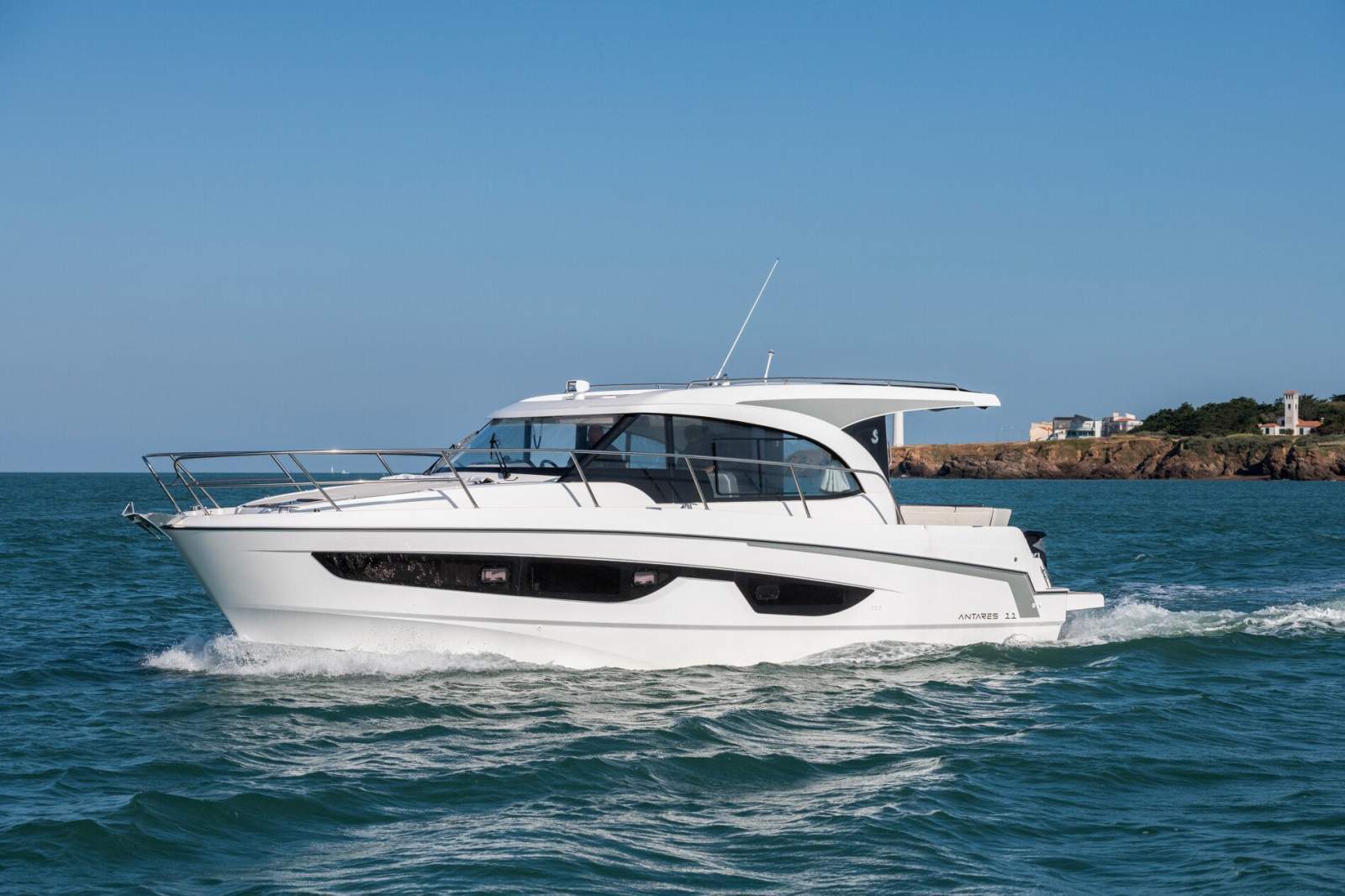 2026 Beneteau Antares 11 | Boat Research | BoatsOnline