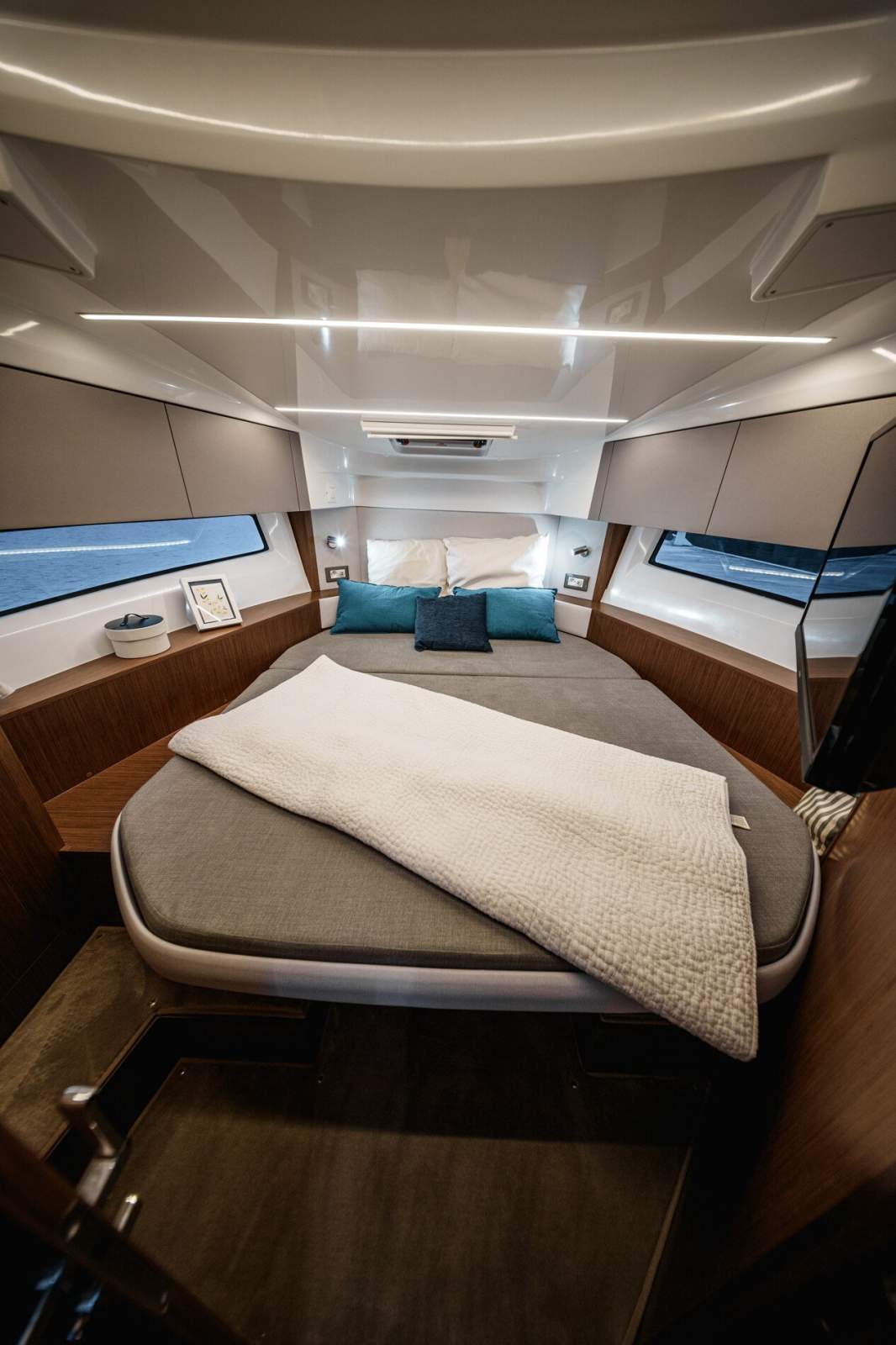 2026 Beneteau Antares 9 Ob V2 | Boat Research | BoatsOnline