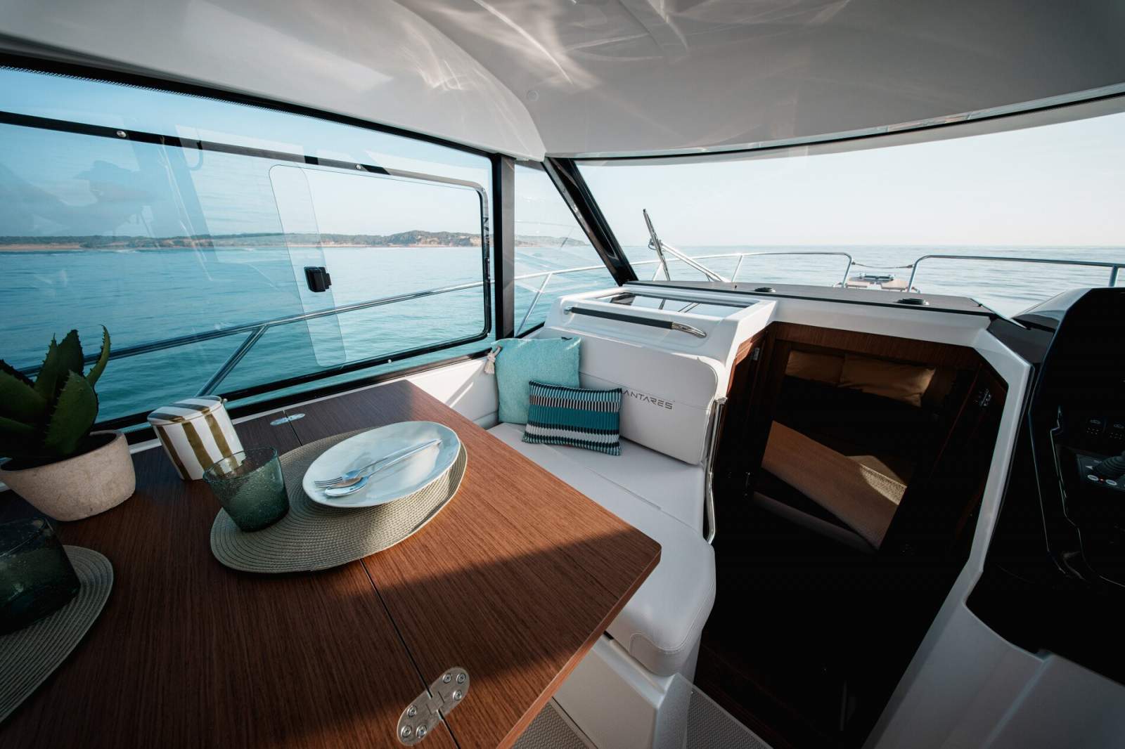 2026 Beneteau Antares 9 Ob V2 | Boat Research | BoatsOnline