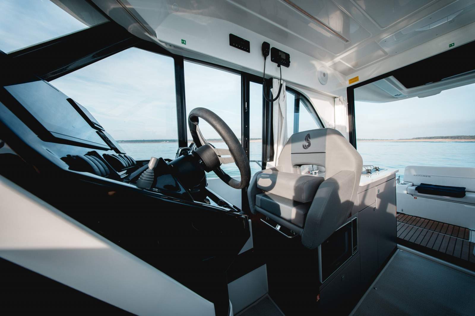 2026 Beneteau Antares 9 Ob V2 | Boat Research | BoatsOnline