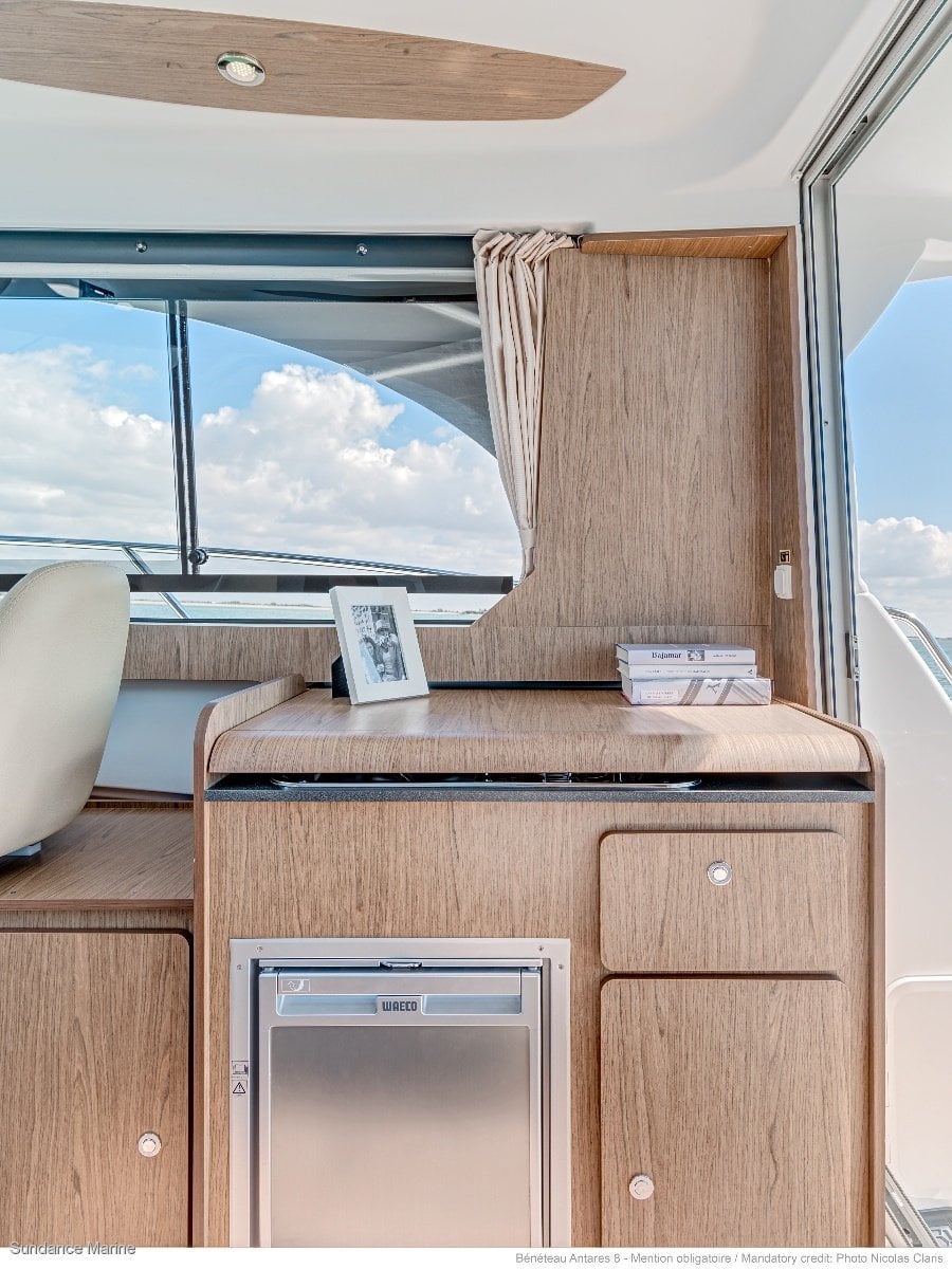 2016 Beneteau Antares 8 | Boat Research | Boats Online