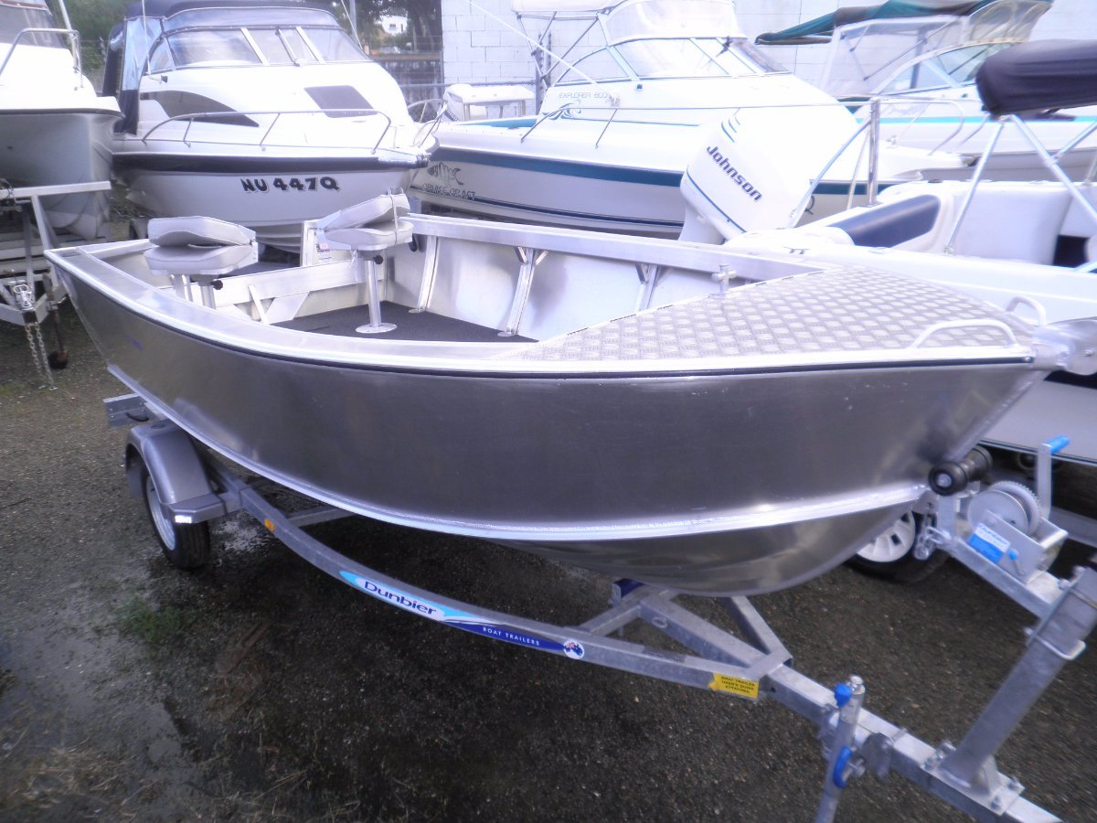 2015 Stessl 4.35 | Boat Research | Boats Online