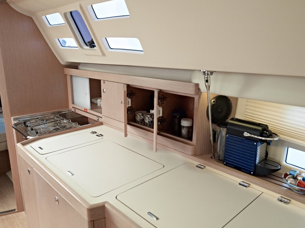 2016 Azuree 33 | Boat Research | Yachthub