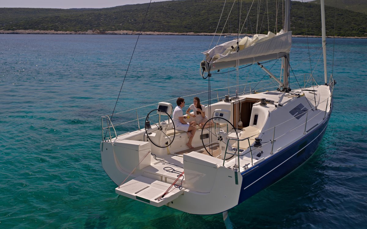 2016 Azuree 40 Cruiser | Boat Research | Boats Online