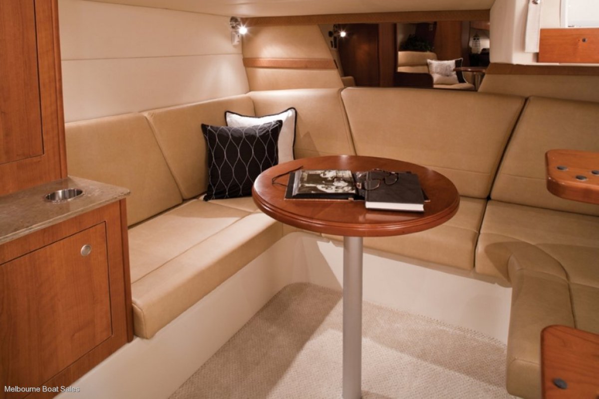 2016 Cruisers Yachts 380 Express | Boat Research | BoatsOnline