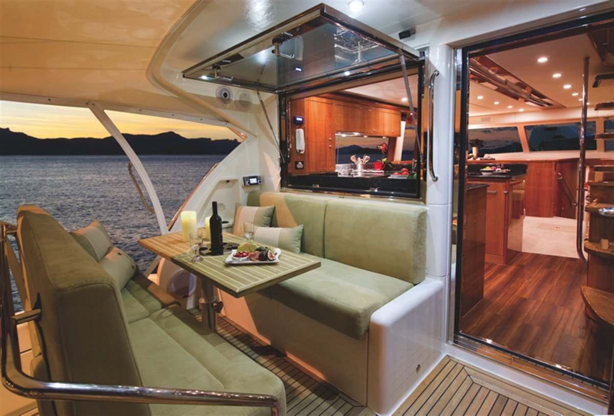 2016 Riviera 63 Open Flybridge | Boat Research | Yachthub