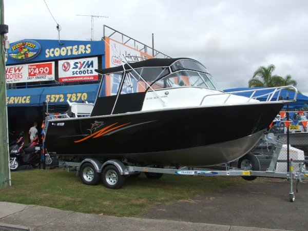 2016 Stessl 560 Seahawk Half Cabin | Boat Research | Yachthub