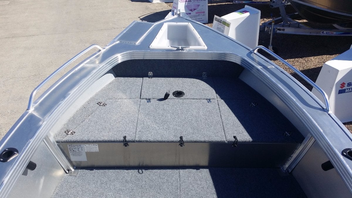 2016 Quintrex 420 Renegade | Boat Research | Yachthub