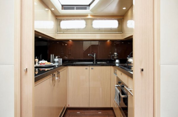 2016 Princess V85 | Boat Research | Yachthub